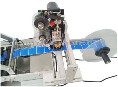 Cina Etichettatore semiautomatico di bottiglie rotonde, macchina di etichettatura con data di produzione, stampa del codice del numero di lotto in vendita
