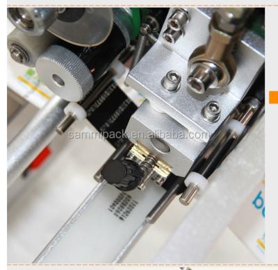 China 220V Semi-Automatic Electric Labeling Machine for Round Bottles with High Precision and Long Service Life for sale