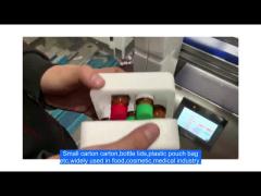 Appareil d' étiquetage automatique pour boîtes plates, sacs en papier de carton, sacs debout