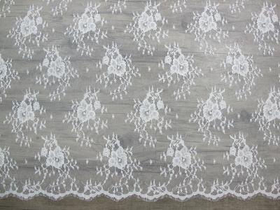 Cina Disposizione di nylon quadrata del pizzo del ciglio/pizzo squisito del vestito per le decorazioni 150cm x 150cm in vendita