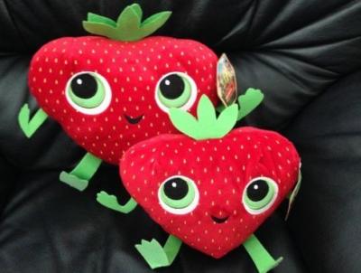 Cina Nuvoloso con una probabilità delle polpette 2 giocattoli della peluche farciti bacca della fragola in vendita
