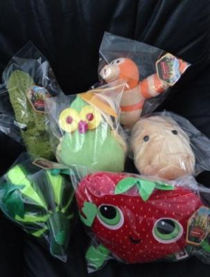 Cina Fumetto caldo nuvoloso con una probabilità delle polpette 2 giocattoli molli della peluche farciti bacca della fragola in vendita