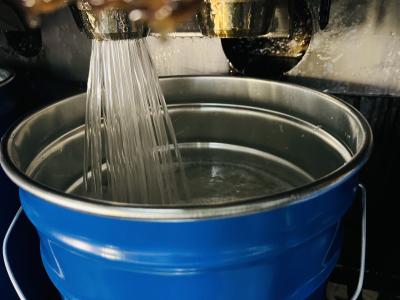 China High Impact Resistance Electrical Insulation Epoxy Resin for 200kg Steel Drums for sale