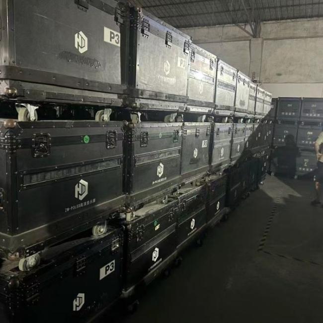 Gloshine Vanish Series 3.91 Outdoor Transparent Screen - side view