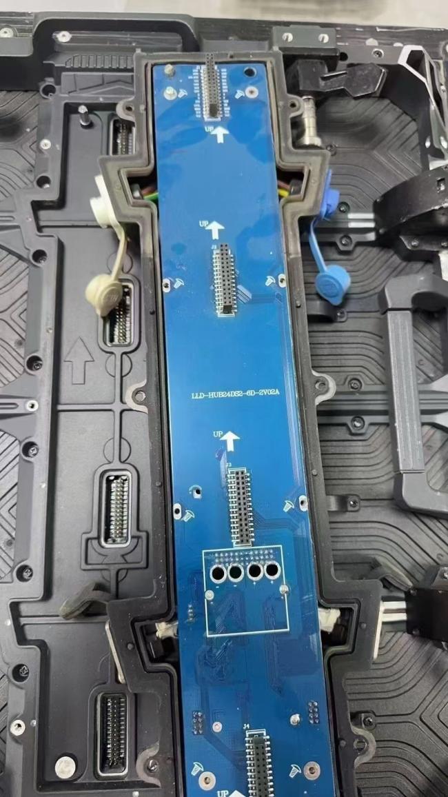Side view of waterproof LED display cabinet