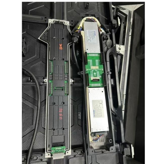 Gloshine BE Series outdoor LED screen installation