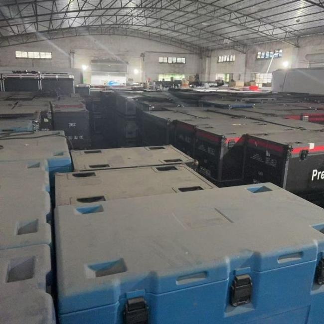 Large-scale LED screen deployment for live events