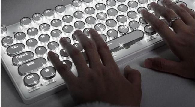 Retro Punk Mechanical RGB Gaming Keyboard Cool Keyboard 36 Dazzling Lighting Effects