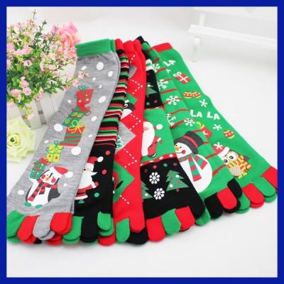 China Fashionable OEM christmas snowman design five toes knee high cotton socks for sale