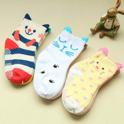 China High quality custom lovely cartoon design non slip baby socks for sale
