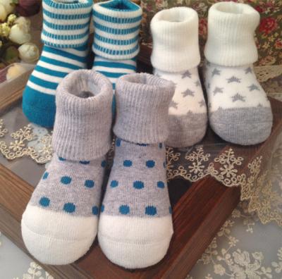 China Lovely knitted cozy cotton winter floor baby socks for sale