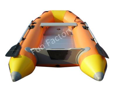 Cina Personalizzi il crogiolo gonfiabile durevole di PVC, barca gonfiabile del pesce volante per il lago in vendita