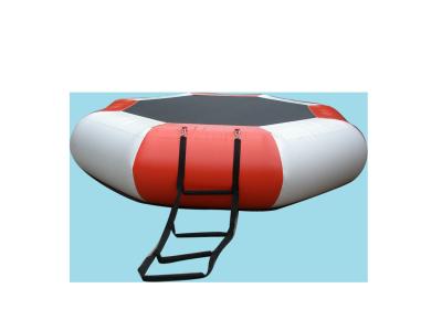 Cina Il trampolino gonfiabile commerciale dell'acqua del PVC Vinly scherza i giochi dell'acqua 3m in vendita