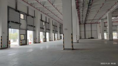 China Industrielle Garagentüren Nachhaltige, sichere und anpassbare Lösungen zu verkaufen