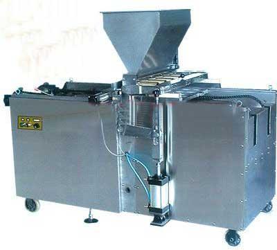Cina Doppia macchina del dolce dell'iniettore CAF-7 della crema di fila in vendita