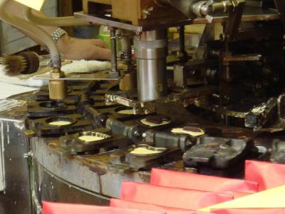 China Bolo da série de YX que faz a máquina à venda