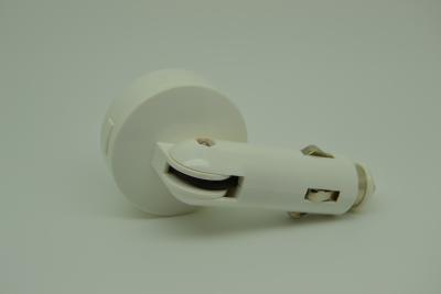 China CE branco/Rohs dos carregadores do carro de USB da música do material à prova de fogo do ABS + do PC à venda