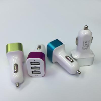 China 5.1A cargadores universales negros/blancos/rojos del coche de la manera USB del Portable 3 para el teléfono móvil en venta