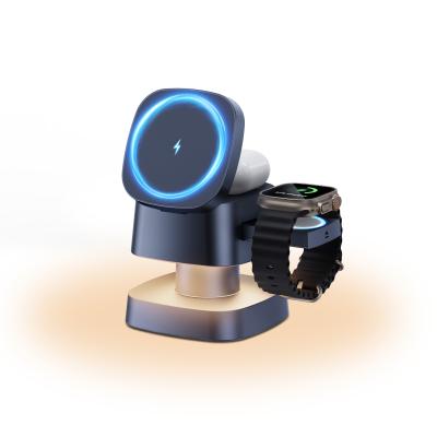 Китай Беспроводное зарядное устройство 4 в 1 с ночником 15 Вт/10 Вт/7,5 Вт/5 Вт Складное зарядное устройство продается