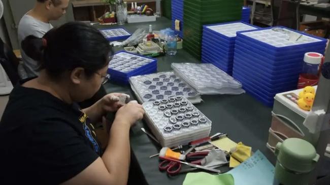 Dong Guan Aopiqiu Watch Co., Ltd., factory production line 1