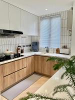 China L-Shaped Open Kitchen Flat Panel Cupboard with Benchtop Kitchen Cabinets for sale
