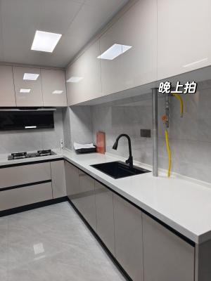 China Armário de Cozinha Moderno com Acabamento em Melamina para Apartamentos à venda