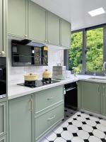 China Customizable Automatic Kitchen Cabinets with Marble Countertop for sale