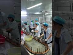 Uv assembly line sprays silver-white cosmetic plastic bottles