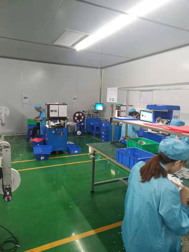 In the production of LCD products, it is a fundamental step to ensure product stability. By precisely wrapping the edges of the product, it can not only prevent internal components from being eroded by external dust and moisture but also enhance the overall structural strength, laying a solid foundation for subsequent processes and ensuring that core components such as displays and modules are not damaged during circulation.