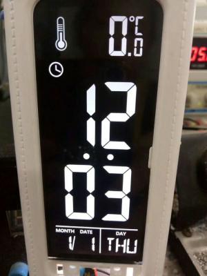 China Consumer Electronics Vertical Alignment Display 200cd/M2 Vertical Alignment Screen for sale