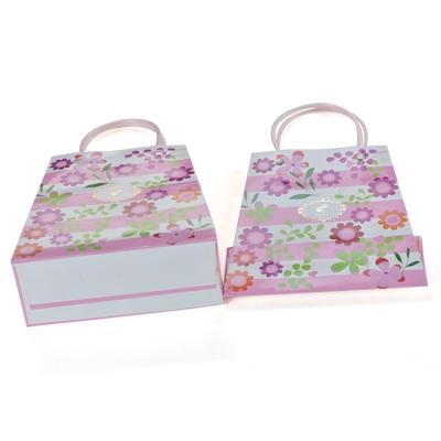 Cina Borsa di lusso del boutique del ODM, borse di carta del regalo con stampa a colori di Pantone delle maniglie in vendita