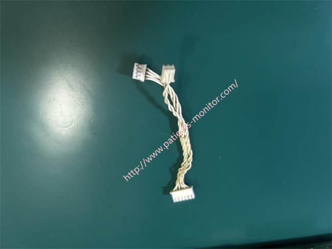 Close-up view of Mindray printer cable connectors