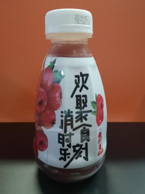 Cina Bottiglia completamente automatica dell'animale domestico che fa macchina 2400BPH per la bottiglia delle bevande del tè del succo in vendita