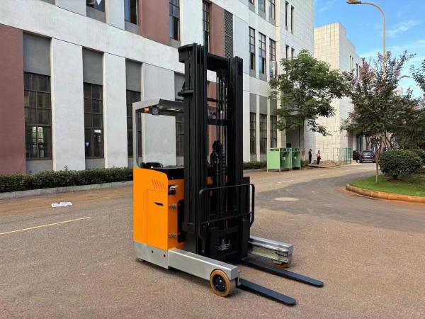 Quality Electric Reach Truck Forklift 1t-2t Perfect for Warehouse and Container for sale