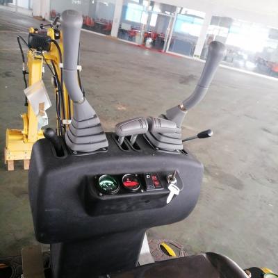 Cina 0.8 Ton Farm Micro Hydraulic Crawler Excavator con certificazione EPA e CE di OEM in vendita
