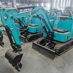 Cina Escavatore idraulico pesante da 7 tonnellate con ripper e profondità massima di scavo di 15000 mm in vendita