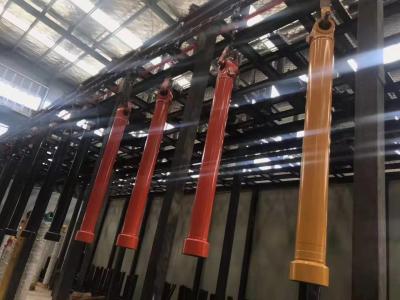 China 4.5 Cubic Meters Reinforced Rock Bucket with Hydraulic Cylinder Head and Diesel Engine for sale