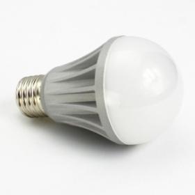 China Ampolas eficientes 3000k/6000k do diodo emissor de luz da energia de AC100-240V 9W ângulo de feixe de 120 graus à venda