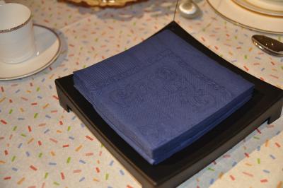 Cina La sostanza assorbente ha modellato i tovaglioli di carta, tovaglioli di cena eliminabili di 16-20gsm 2ply in vendita