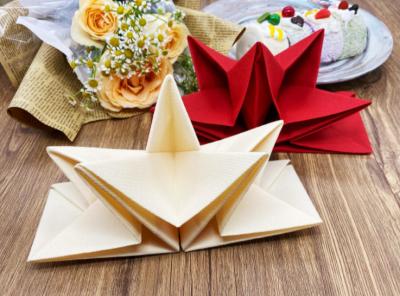 Cina Tovagliolo di carta eliminabile di lusso dei tovaglioli di carta di Airlaid per la festa nuziale in vendita