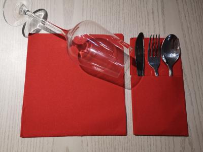 Cina Tovagliolo di carta di lusso rosso di Airlaid concedere i tovaglioli delicati e molli 40cm×40cm in vendita
