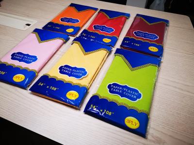 China Manteles coloreados multi del papel del partido del día de fiesta suavemente disponibles para Four Seasons en venta