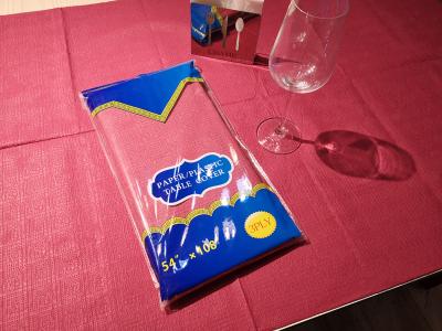 Cina Tovaglie di carta premio eliminabili di festa impermeabile per il partito tutte le stagioni in vendita