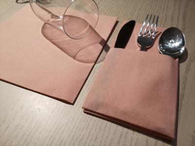 Cina Il tessuto dei tovaglioli di carta del airlaid della cena di banchetto ha stampato pulito di lusso non tossico dell'OEM Unscented in vendita