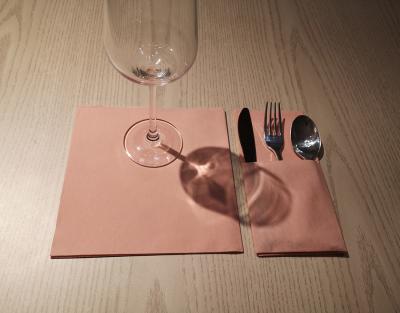 Cina Il tessuto dei tovaglioli di carta del airlaid della cena di banchetto ha stampato pulito di lusso non tossico dell'OEM Unscented in vendita