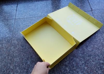 中国 黄色いカートンの堅いボール紙のギフト用の箱、磁石の平らな注文のサイズのギフト用の箱 販売のため