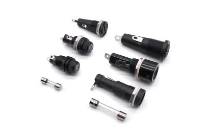 China Chasis con tapa de tornillo 6.3A 10A 5x20mm 6x30mm 10x38mm Tubo de vidrio de cerámica en venta