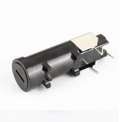 China Fenorische Harz-Bayonett-Typ Kappe 6x30mm 15A 30A 500V 600V AC PCB-montierte Sicherungshalter zu verkaufen
