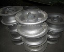 China Marine Cast Steel Fairlead Roller Guide Roller with Stand Single Roller with Socket for sale