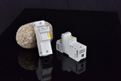 China Professional Solar Fuse Holder Touch Safe Fuse Holder With IEC60269 Standard for sale